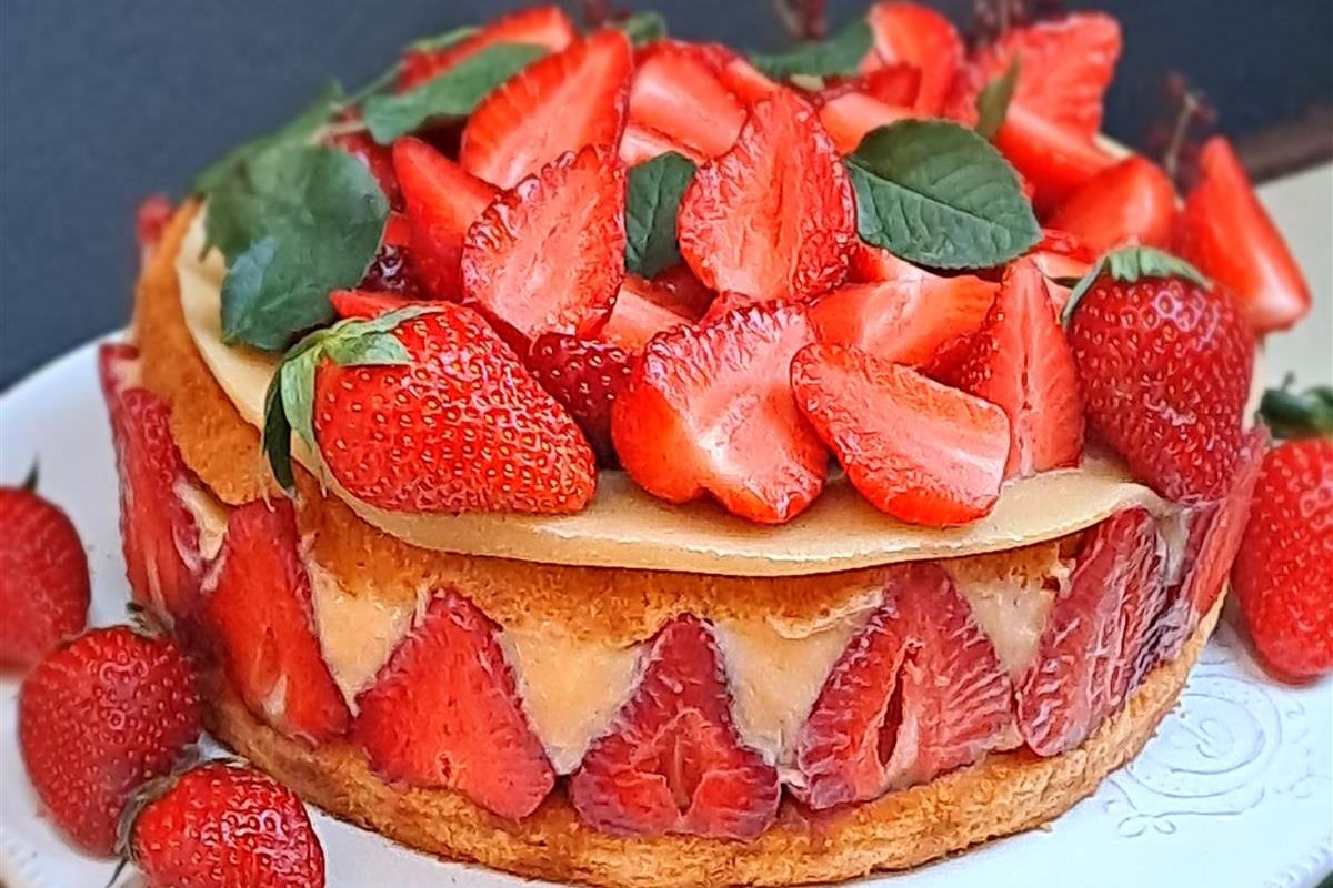 Le Fraisier torta s jagodama i kremom | Index Recepti