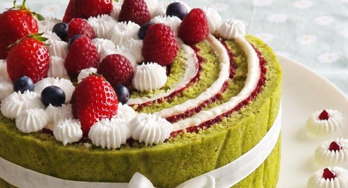 Smotana torta od malina i pistacija | Index Recepti