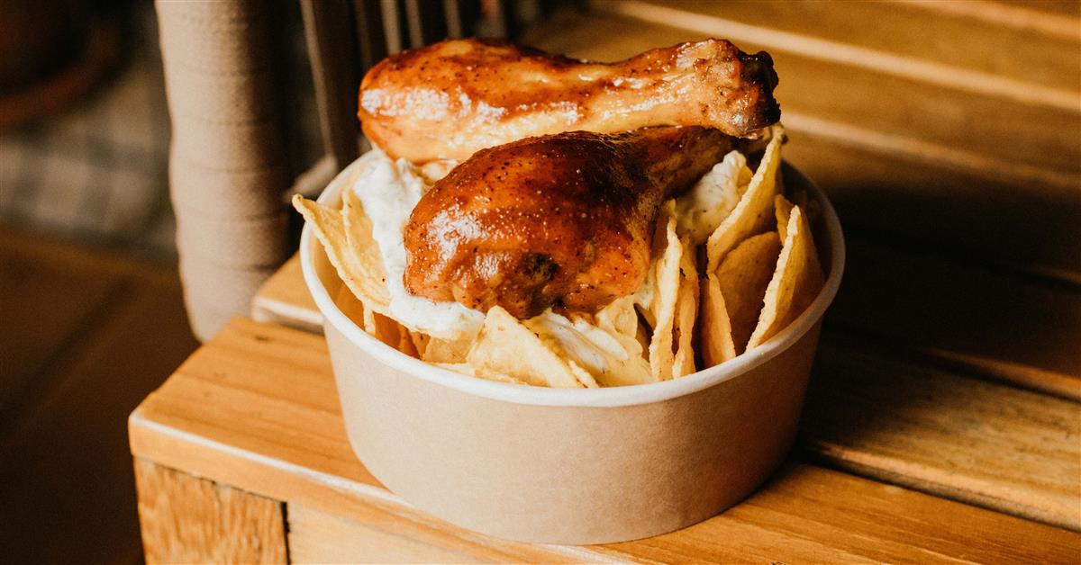 Beer can chicken sa zelenim mlincima | Index Recepti