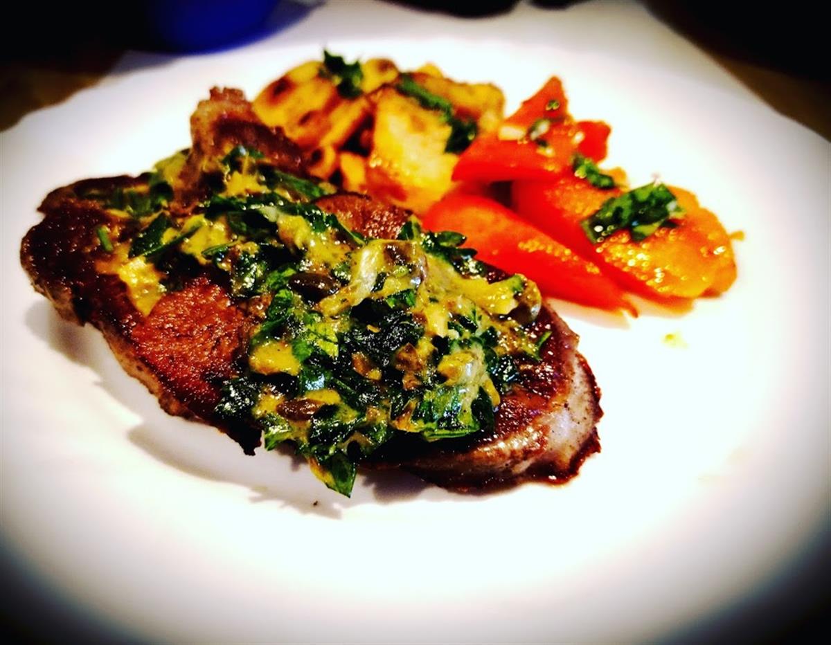 Juneći jezik uz brinirano povrće | Index Recepti